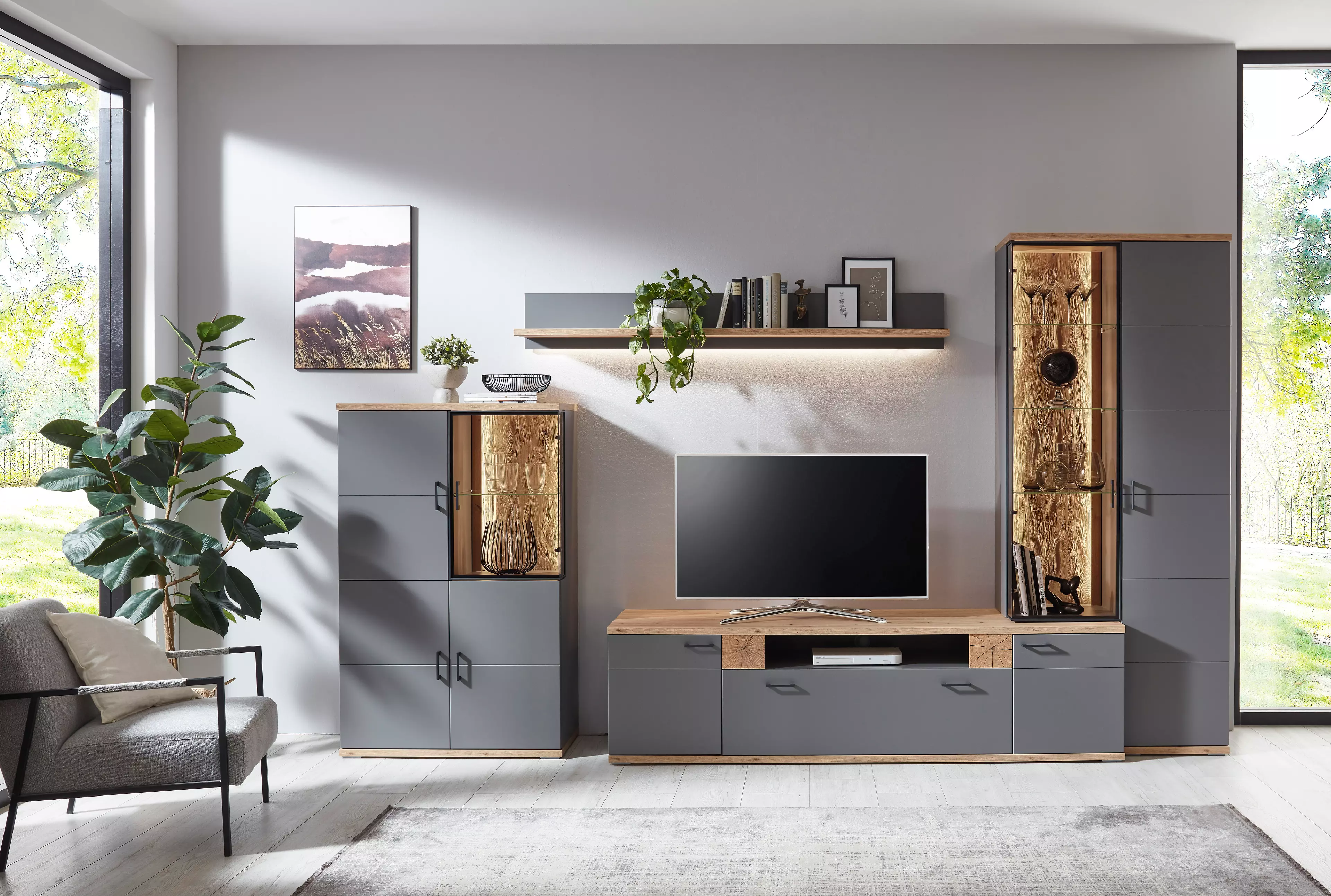 Moderne und stilvolle Massivholz-Wohnwände | SEGMÜLLER