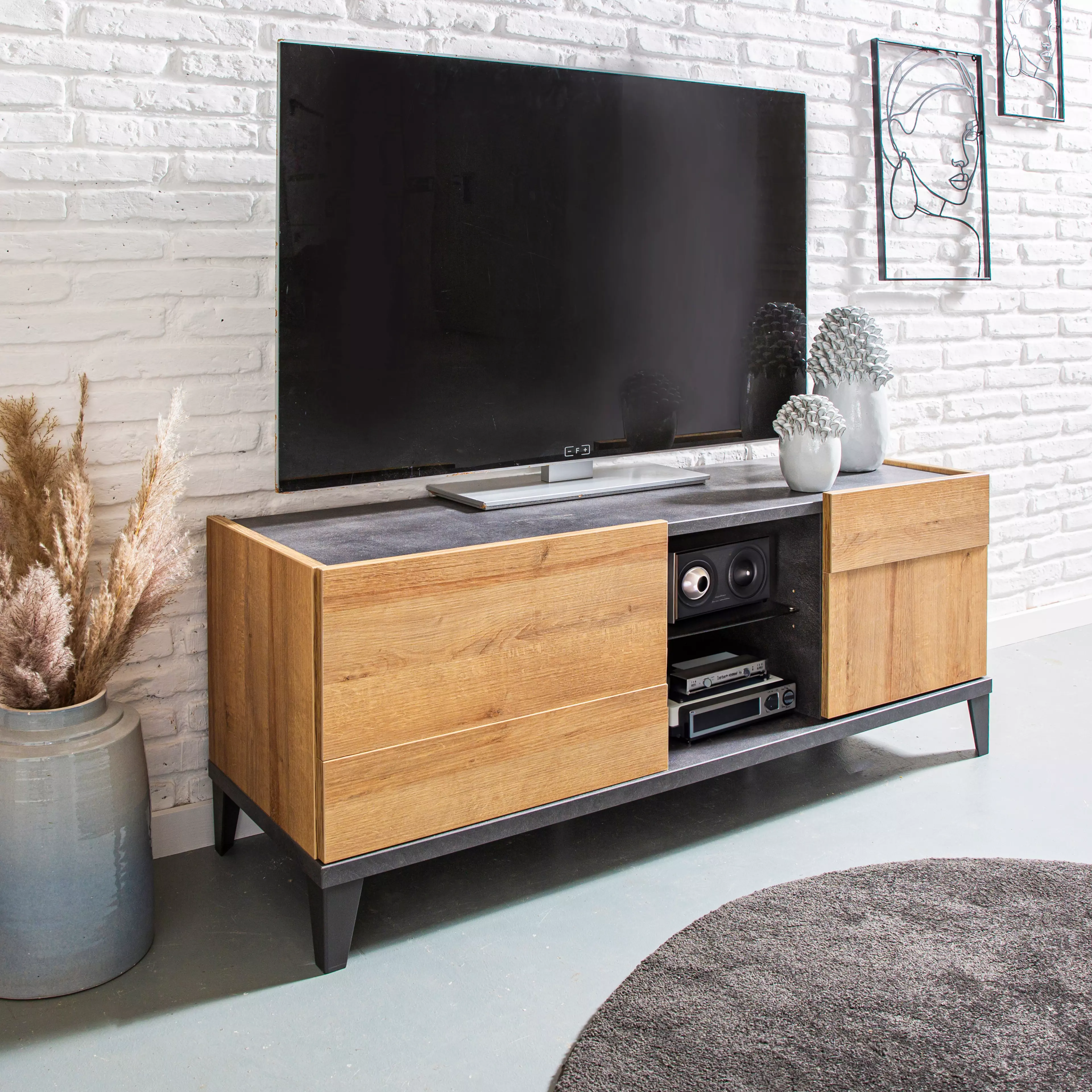 Wohnwände & TV-Lowboards modern & Landhaus-Stil | SEGMÜLLER