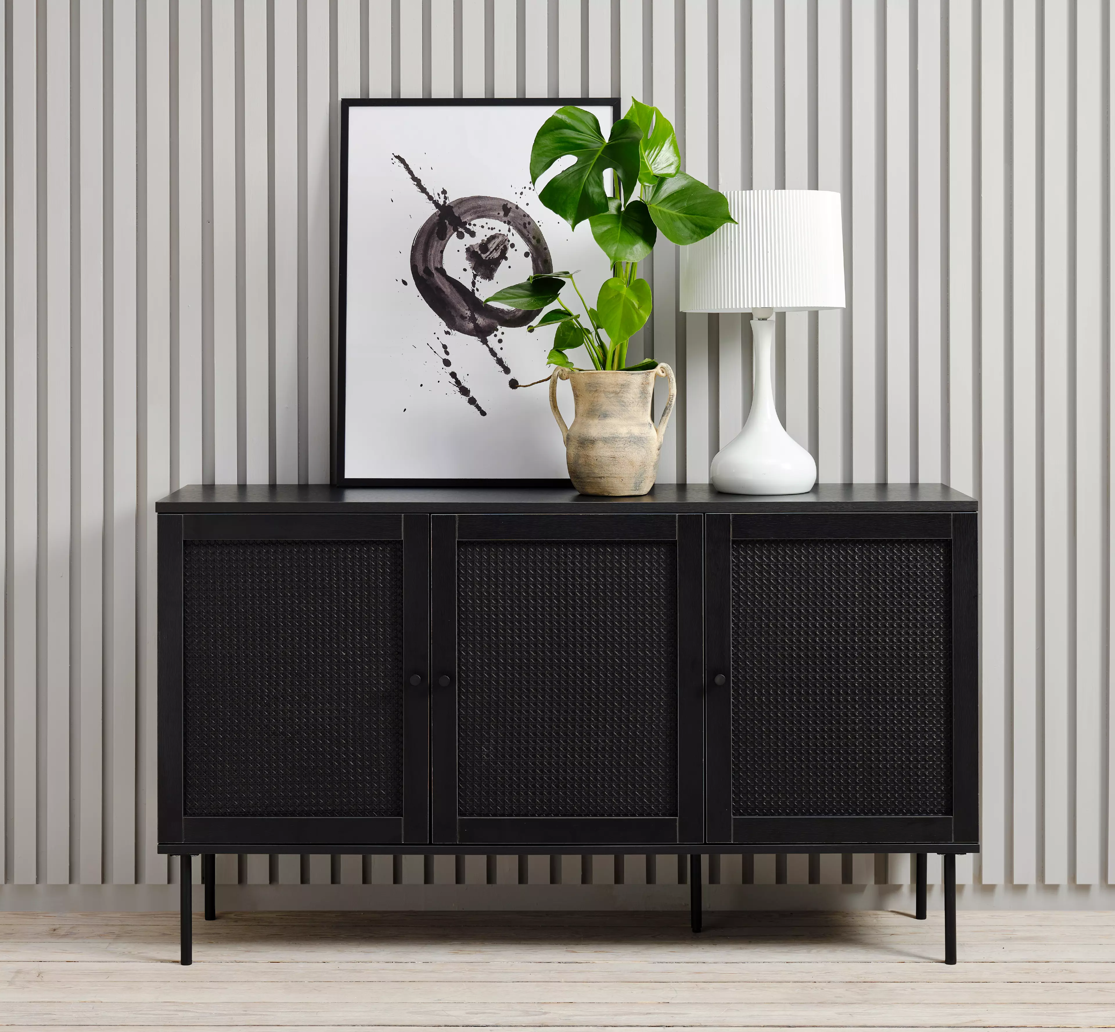 Schwarze Sideboards in stilvoller Vielfalt | SEGMÜLLER