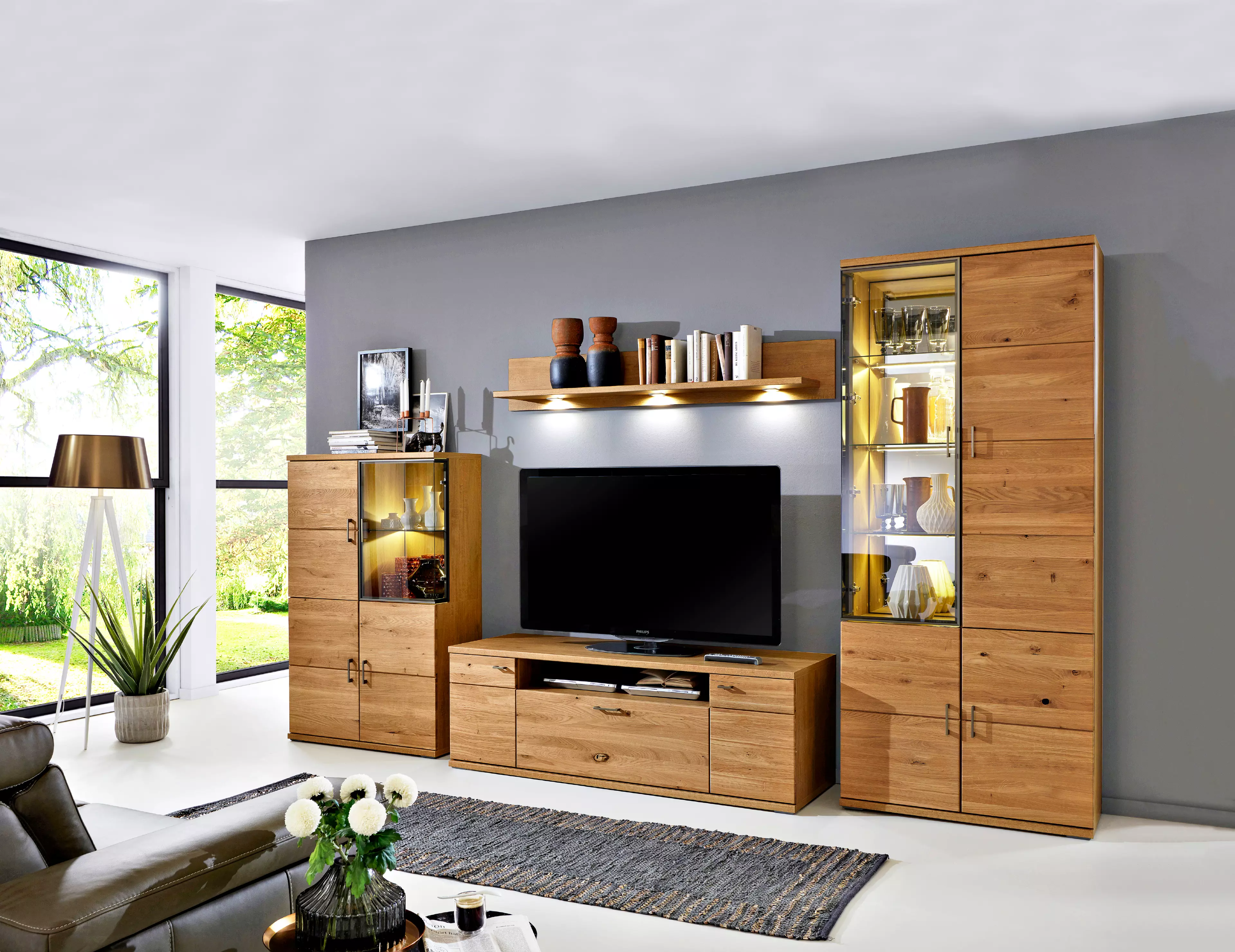 Moderne und stilvolle Massivholz-Wohnwände | SEGMÜLLER